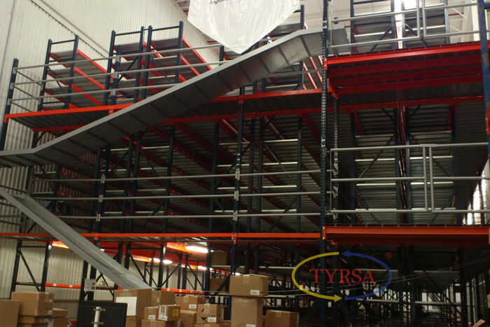 Pasarelas, ideales en las tareas de picking - Blog Tyrsa Consorcio, S.A ...